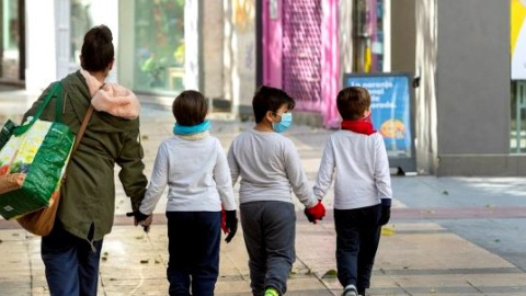 Resueltas las salidas de menores, vamos a otra cosa | Público