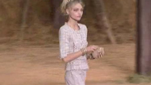 Modelos de extrema delgadez en la Semana de la Moda de París | Público