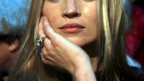 La "topmodel" británica Kate Moss desmiente los rumores de anorexia que ...