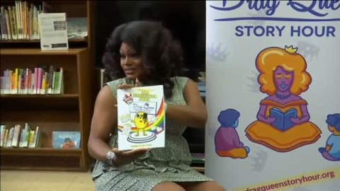 Unas Drag Queen leen cuentos a los niños en las bibliotecas ...