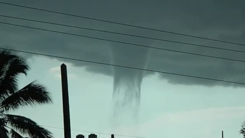 Espectacular tromba marina en Cuba | Público