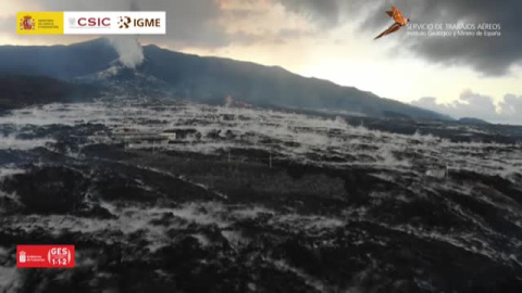 "Mar de bruma" en el cono del volcán provocada por la lluvia | Público