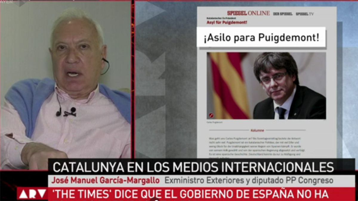 ¿Margallo o Rappel? Los mejores memes del exministro vestido para las ...