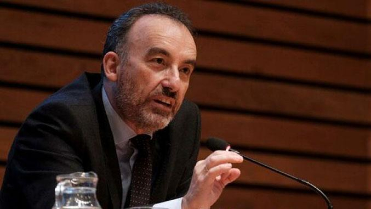 Marchena acaricia a un gato (con rastas) | Público