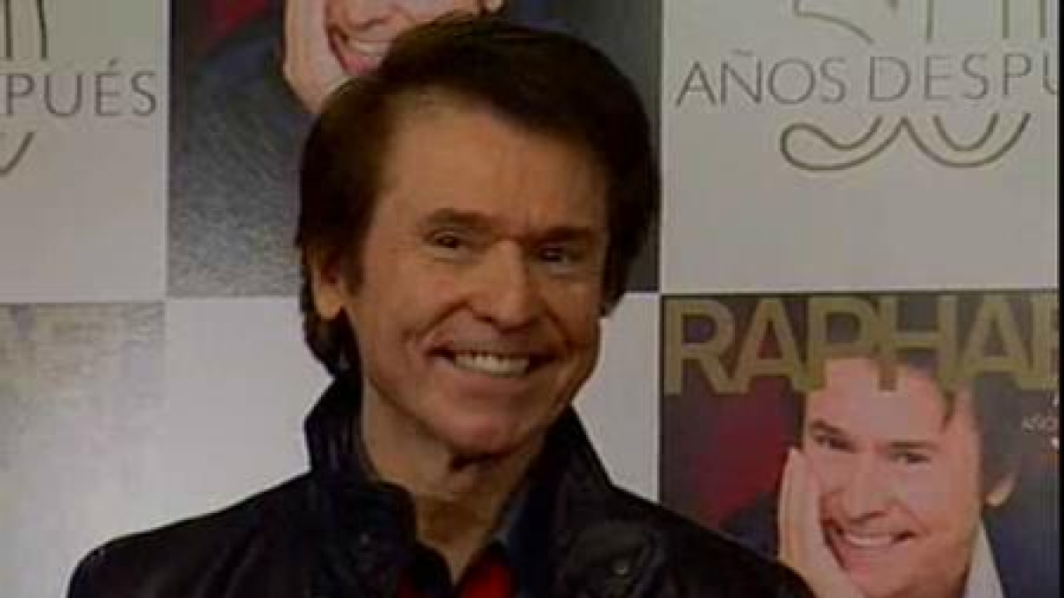 Raphael recibe el Disco de Platino | Público