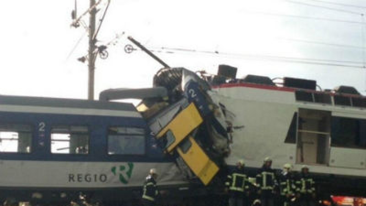 Una colisión de dos trenes en Suiza causa 40 heridos, 4 de ellos graves ...