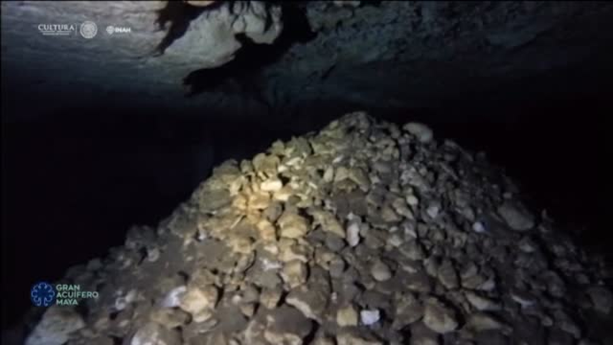 México presenta el descubrimiento de la cueva inundada más grande del ...