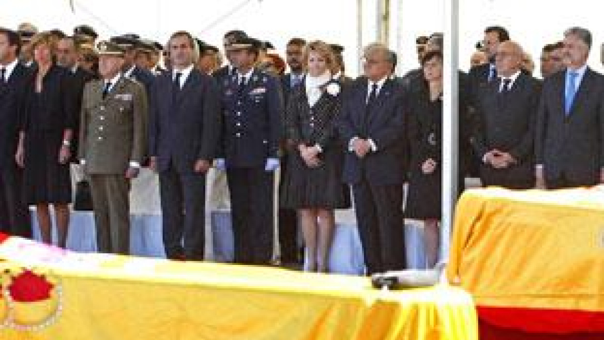 Funeral por los dos soldados españoles muertos en Afganistán | Público