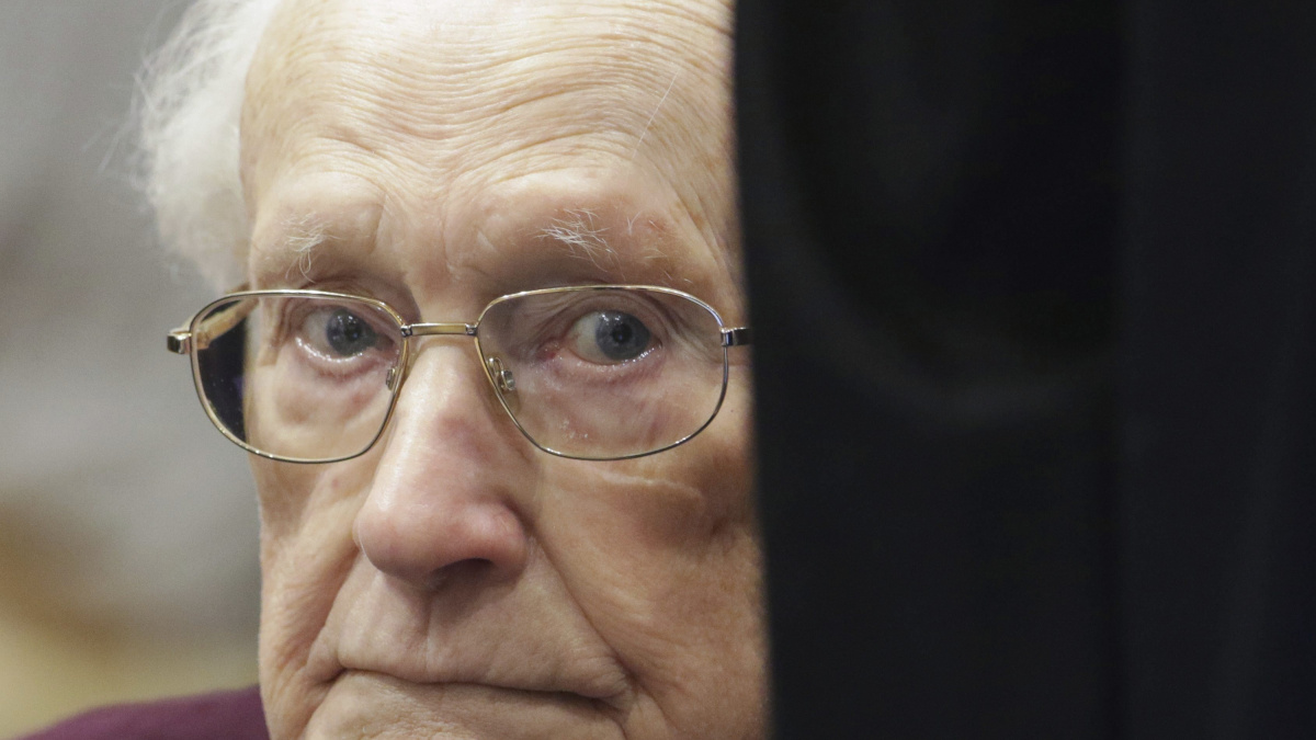 El 'contable de Auschwitz', condenado a cuatro años de prisión | Público