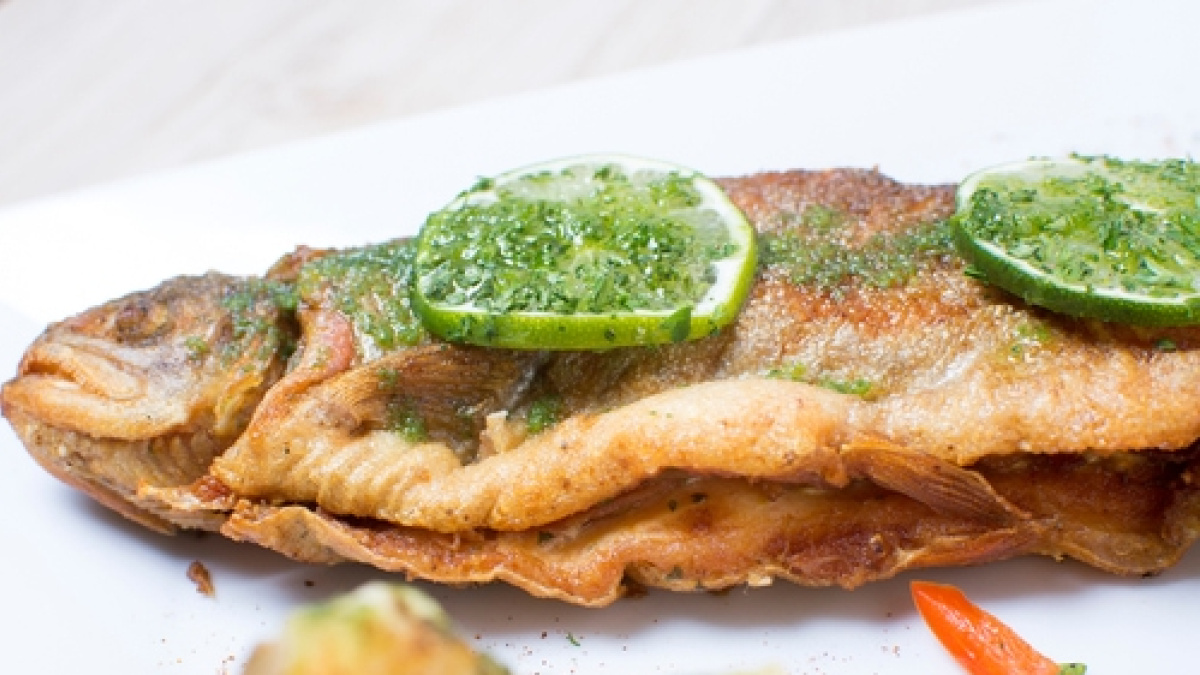 Receta de trucha rellena de jamón ibérico y queso curado | Público