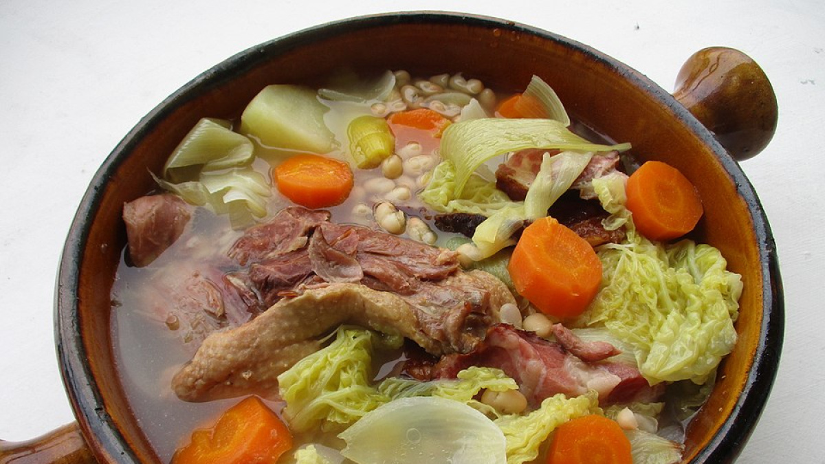 Receta de garbure: la nutrida sopa de col y jamón del Pirineo francés ...