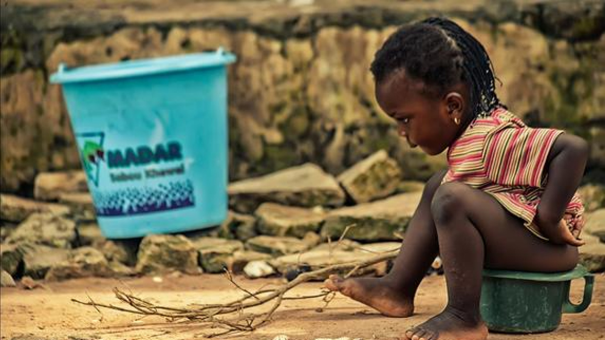 El 15% de la población mundial defeca al aire libre | Público