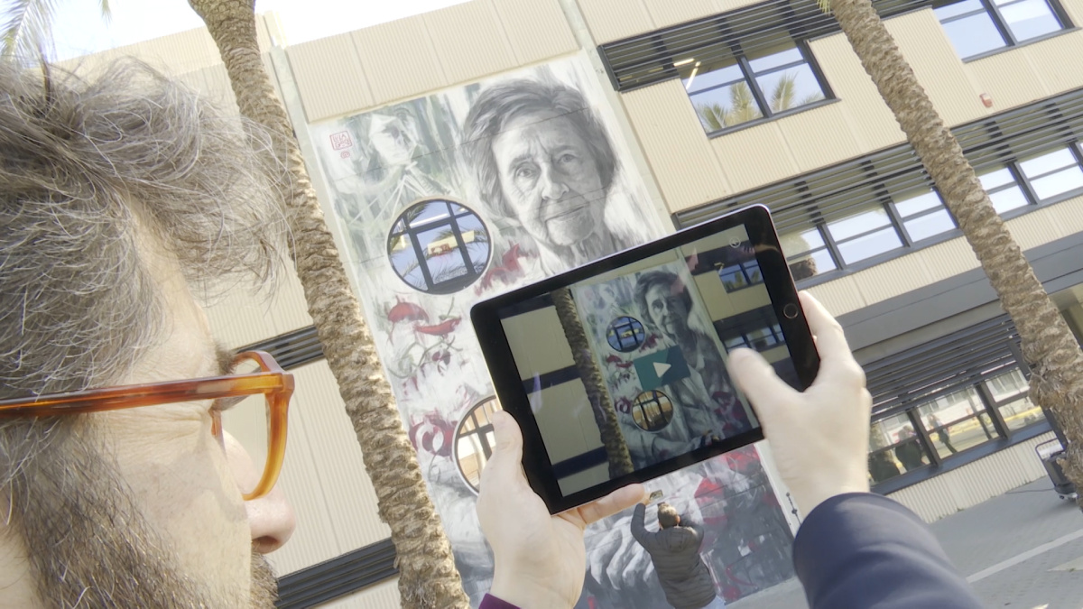 Valencia homenajea a mujeres científicas con murales interactivos | Público