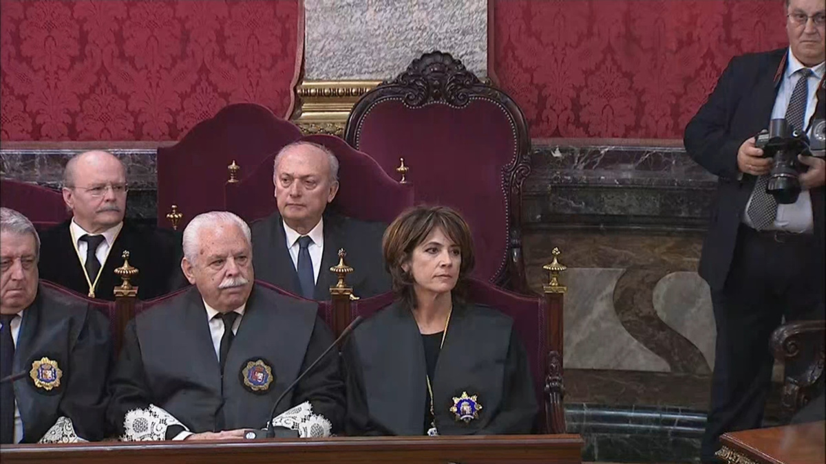 El Supremo estudia el nombramiento de Delgado como fiscal general | Público