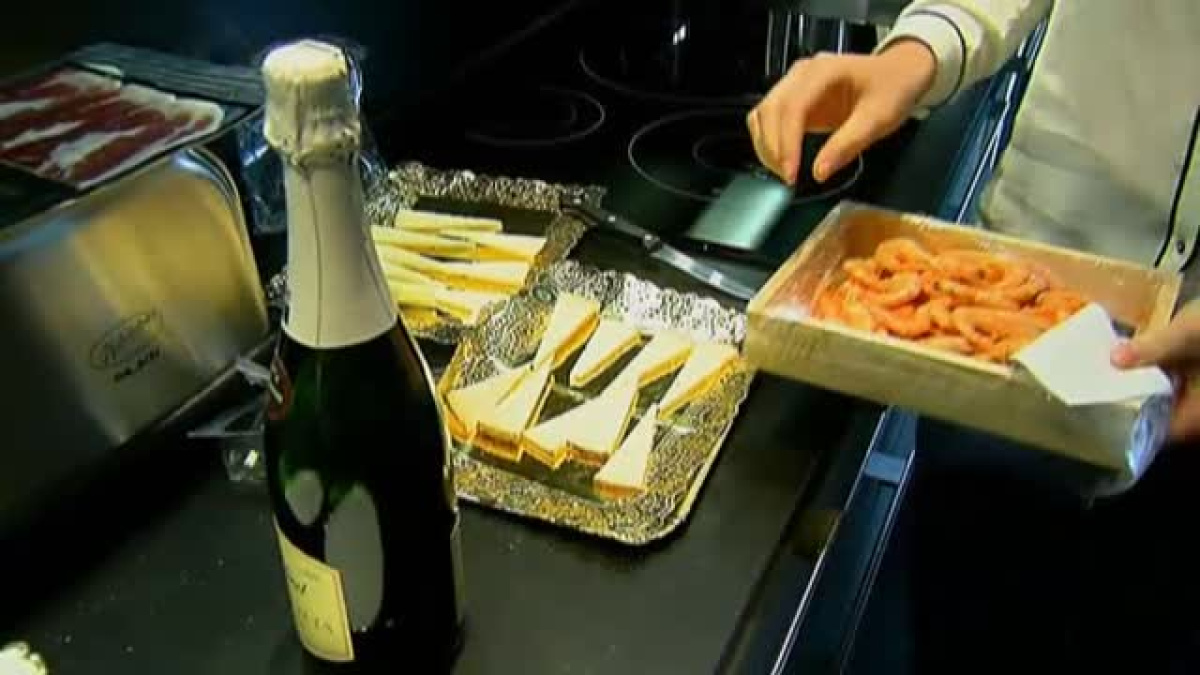 Muchas incertidumbres ante la cena de Nochebuena | Público