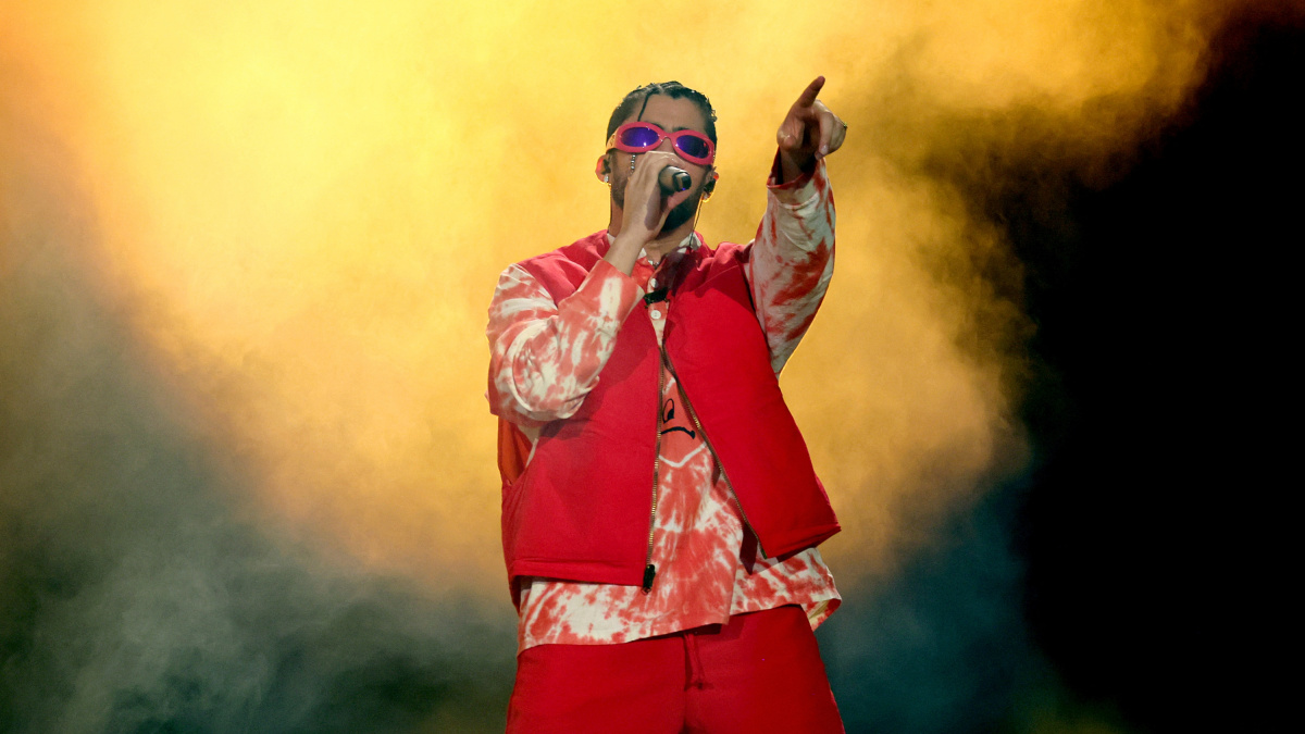 Bad Bunny estrena 'El apagón', un corto documental de denuncia social ...