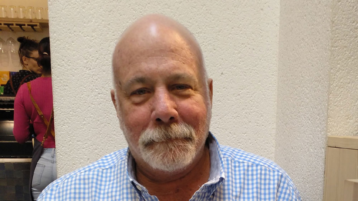 Periodismo: Ramón Lobo: “De las guerras te traes mucha mierda y dolor ...